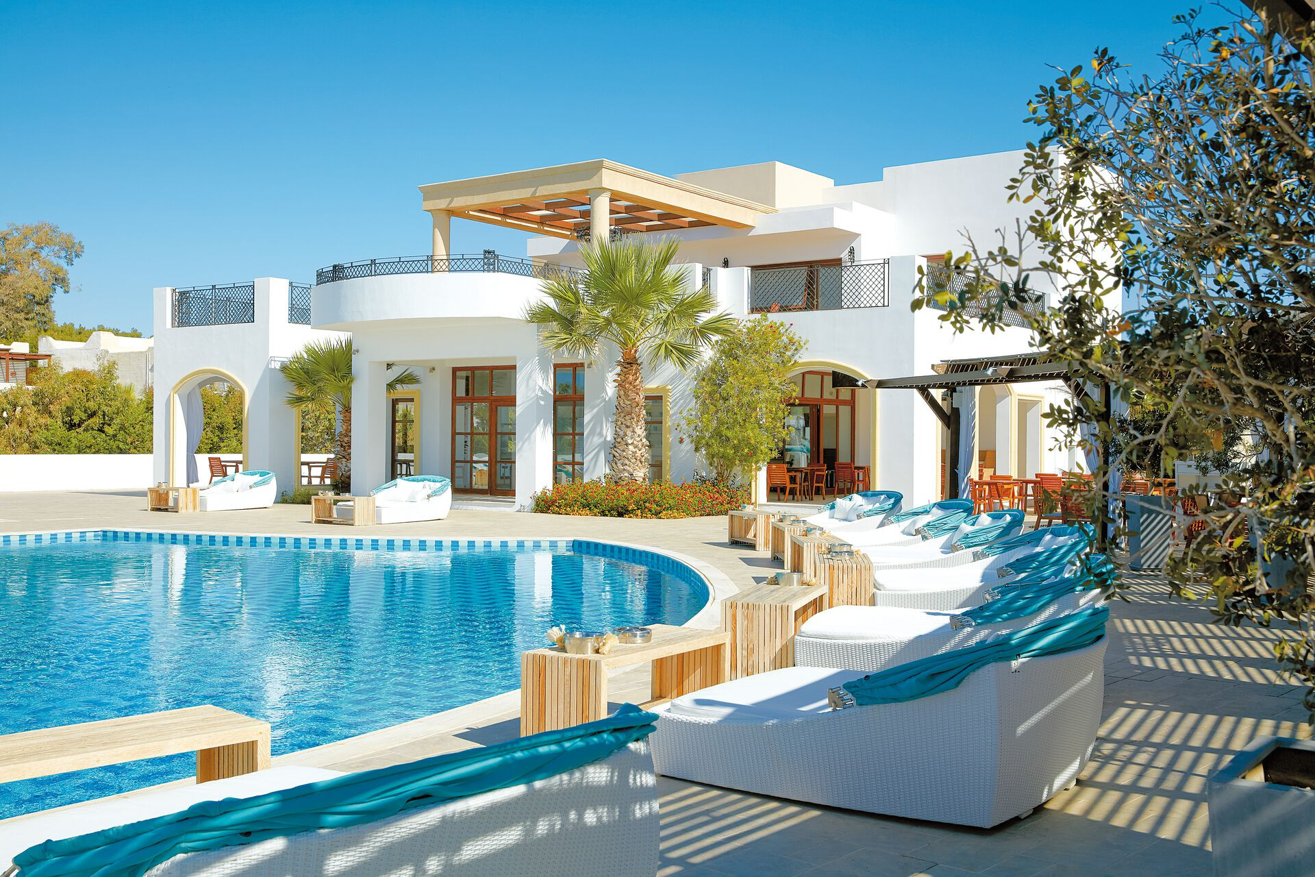 Lindian Village Beach Resort Rhodes, Curio Collection by Hilton boek je ...